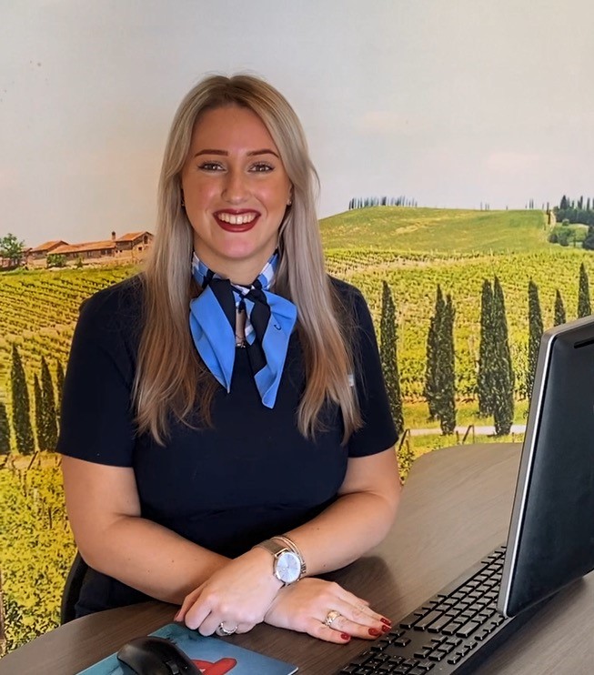 Kim is Reisadviseur bij TUI - We are Cosmo